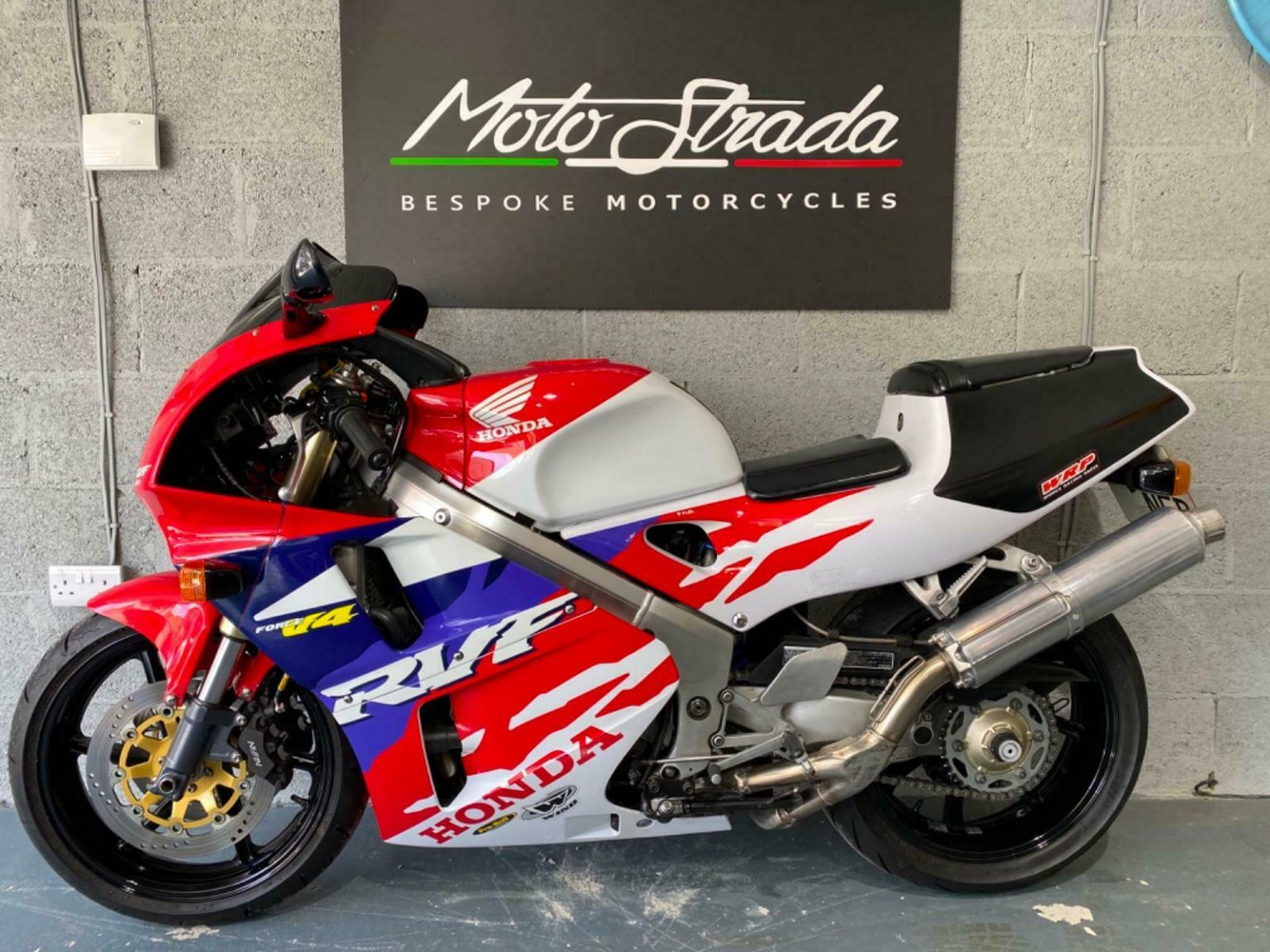 Honda RVF400 | Motostrada Automotive